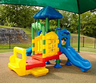 Discovery Center 4 Outdoor Playground